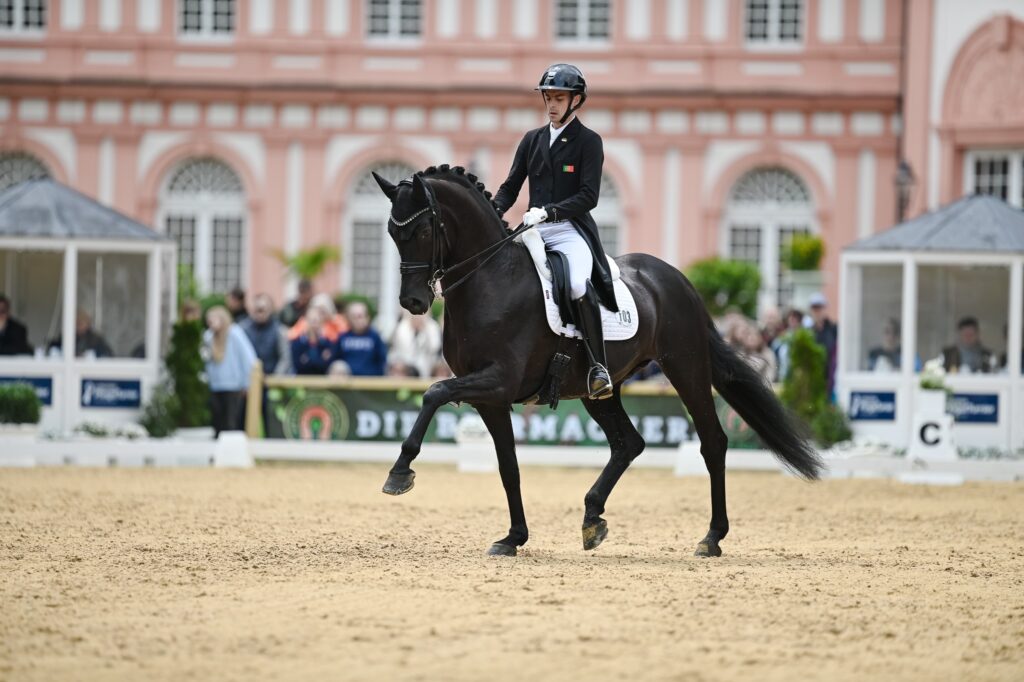 Vom Fußball-Star zum Dressur-Sieger | LONGINES Pfingstturnier Wiesbaden